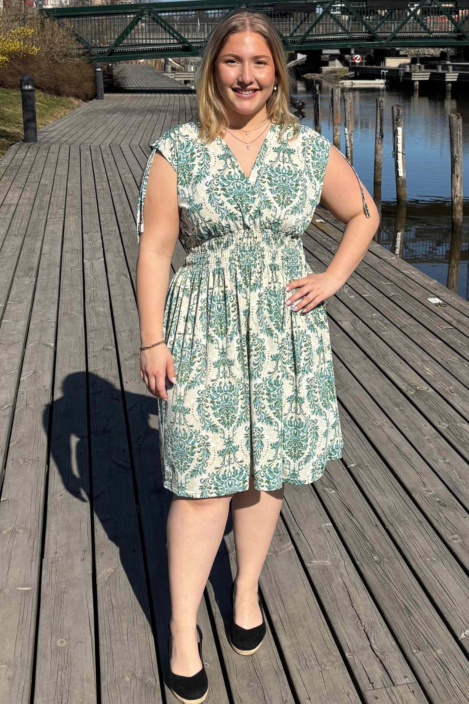 Caramelle Idelle Klänning Dam Green - SMILE.