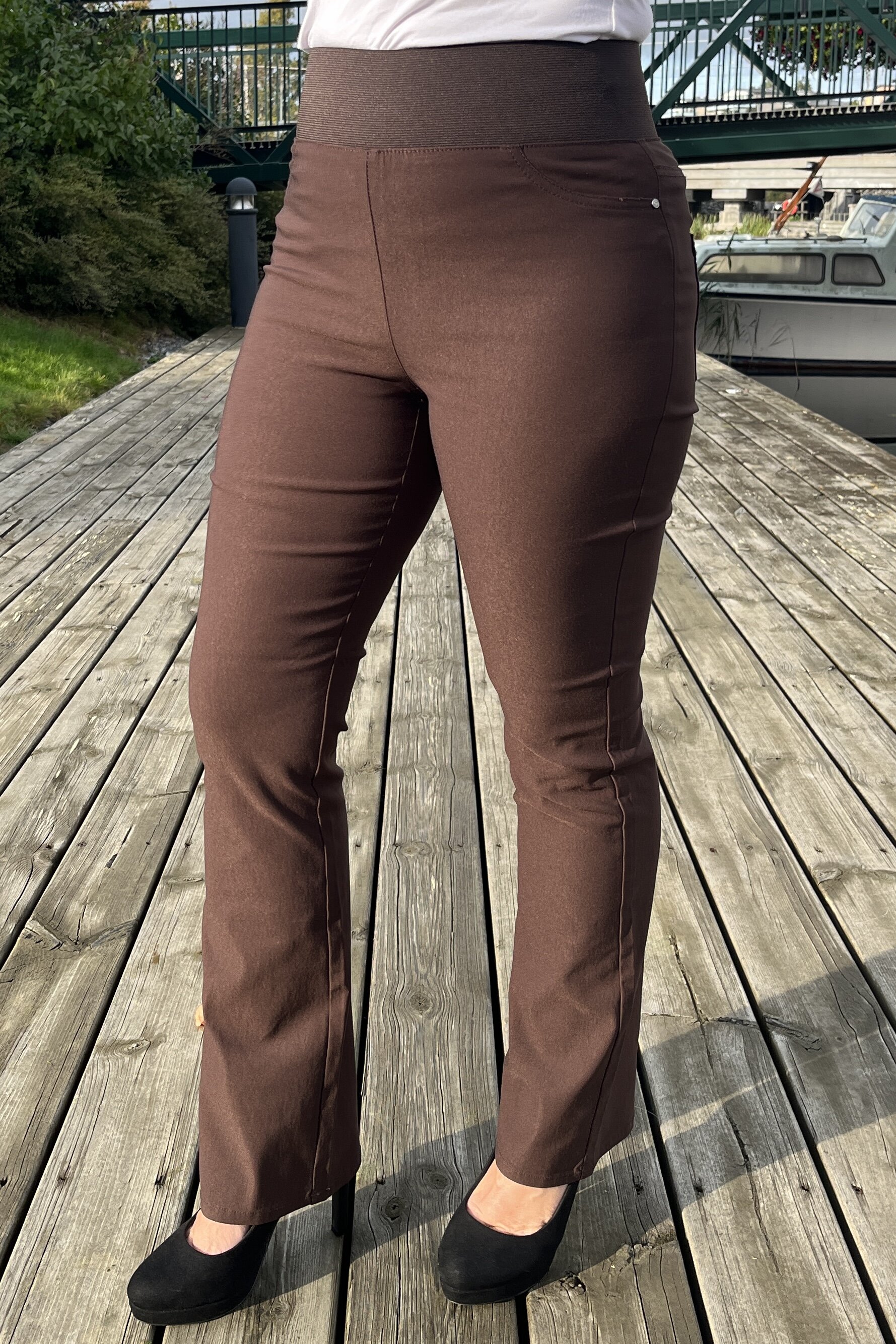 Freequent Shantal Bootcut Längd 30 Power Dam Coffee Bean - SMILE.