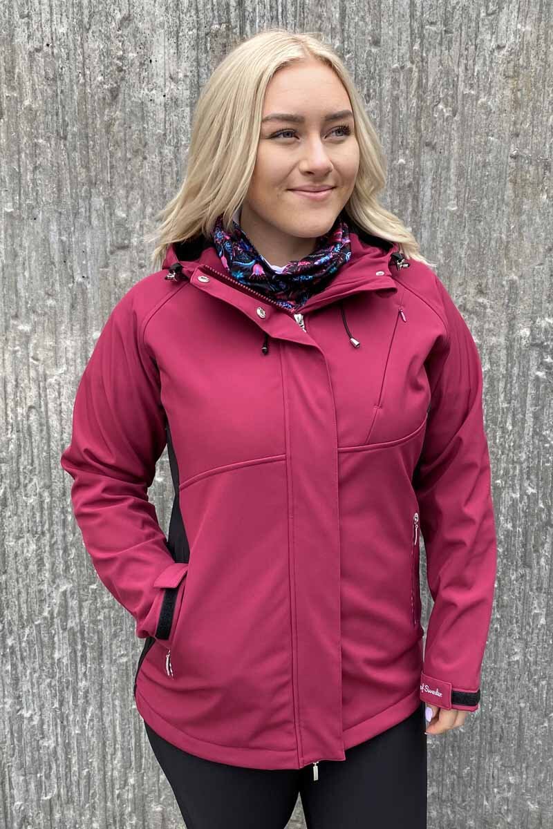 Way Of Sweden Ebba Softshelljacka Dam Hallonröd - SMILE.