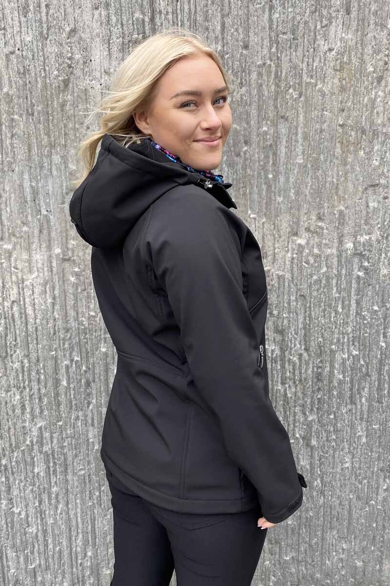 Way Of Sweden Ebba Softshelljacka Dam Svart - SMILE.