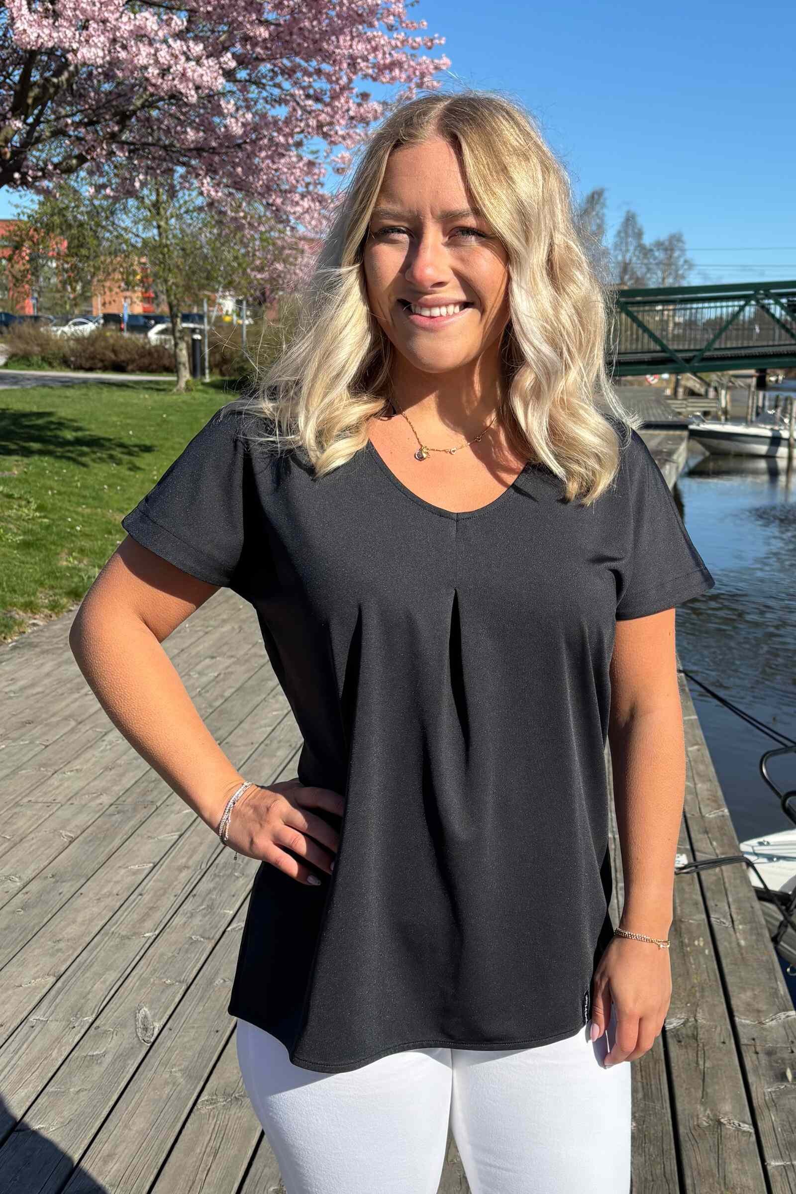 Way Of Sweden Lovisa Topp Dam Black - SMILE.