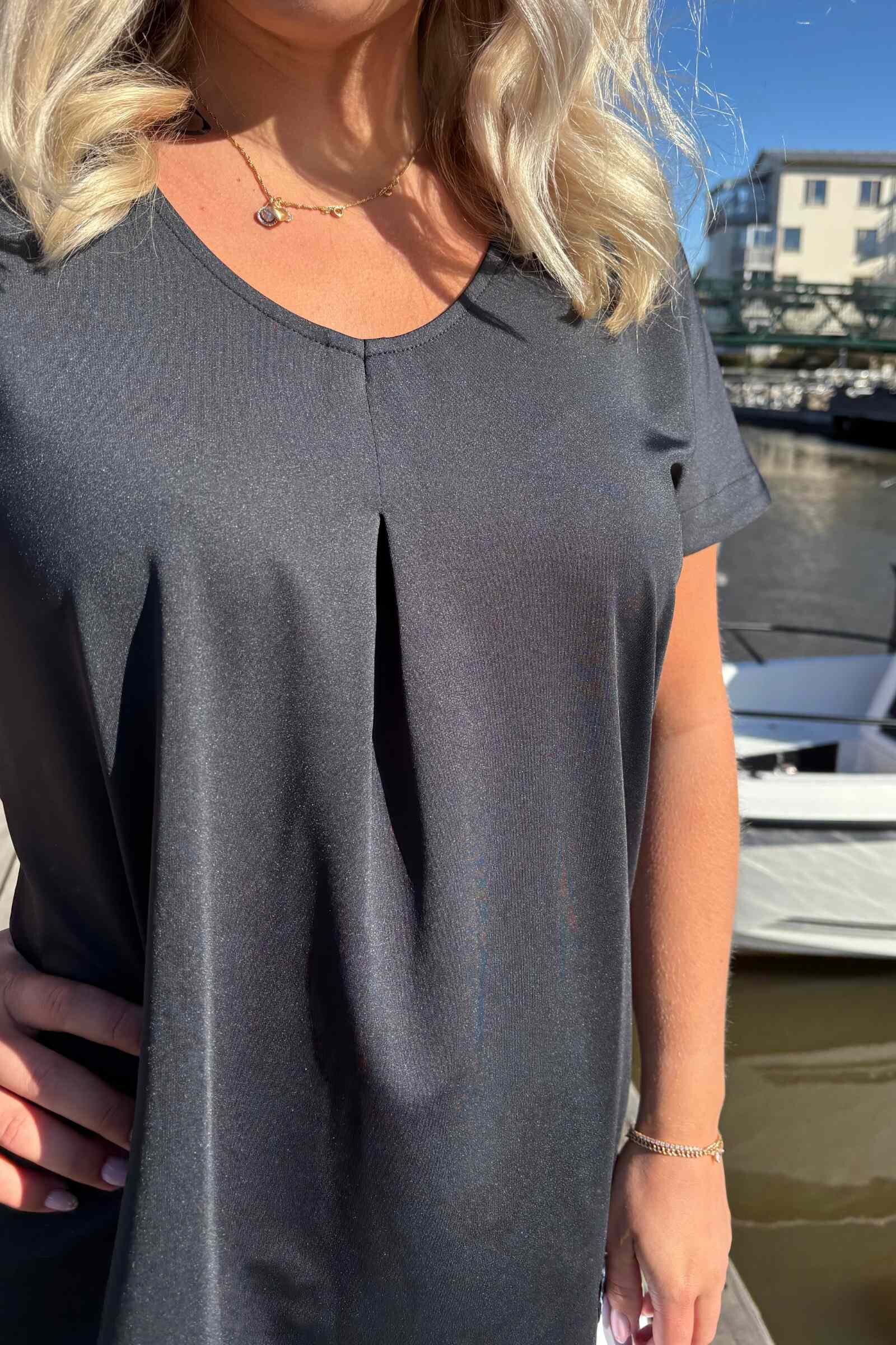 Way Of Sweden Lovisa Topp Dam Black - SMILE.