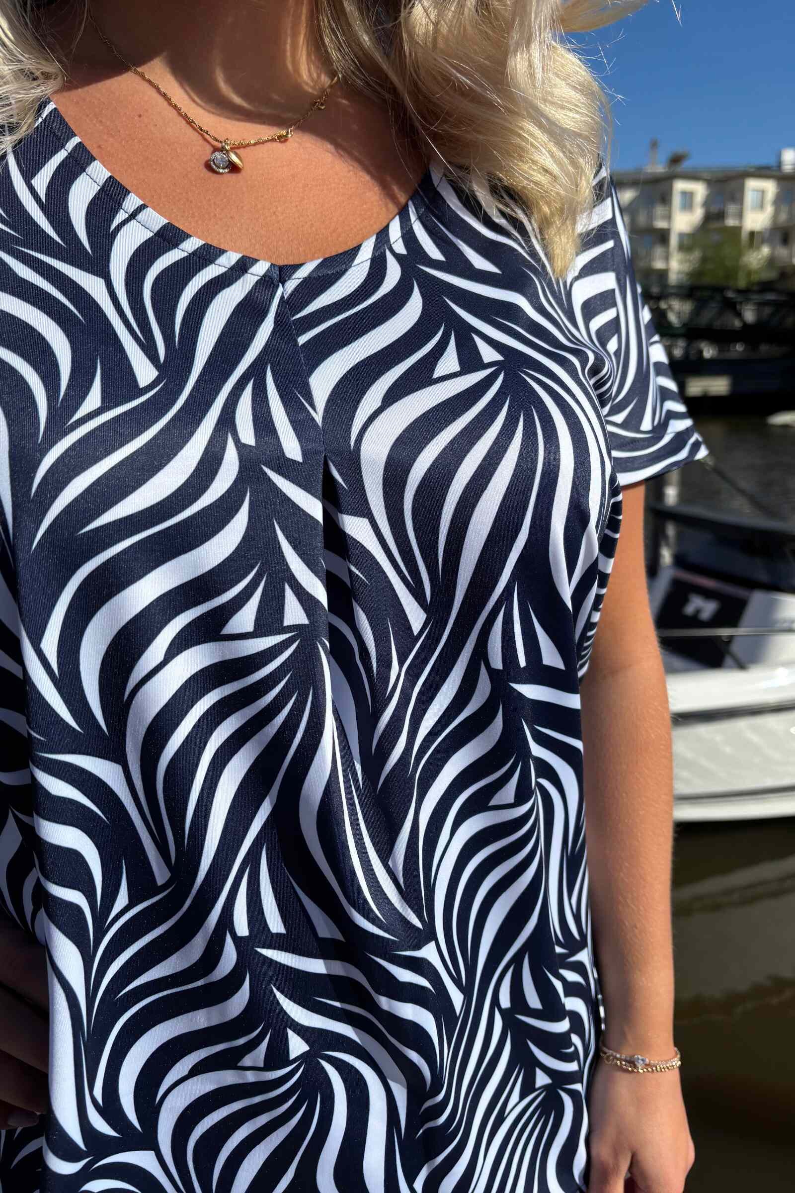 Way Of Sweden Lovisa Topp Dam Fantasy Dark Navy - SMILE.