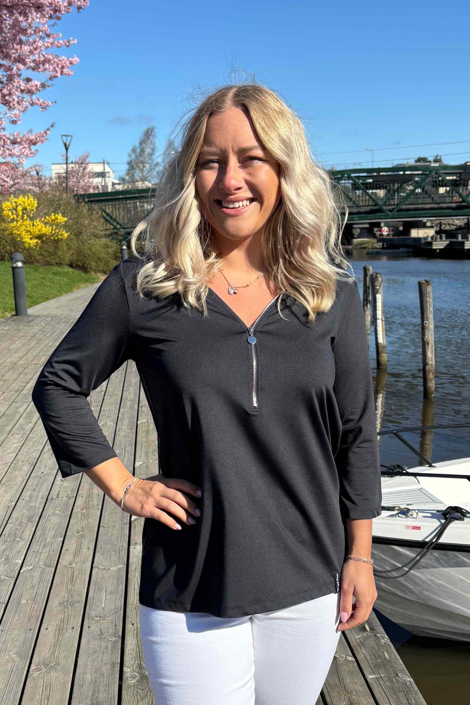 Way Of Sweden Veronica Topp Dam Black - SMILE.
