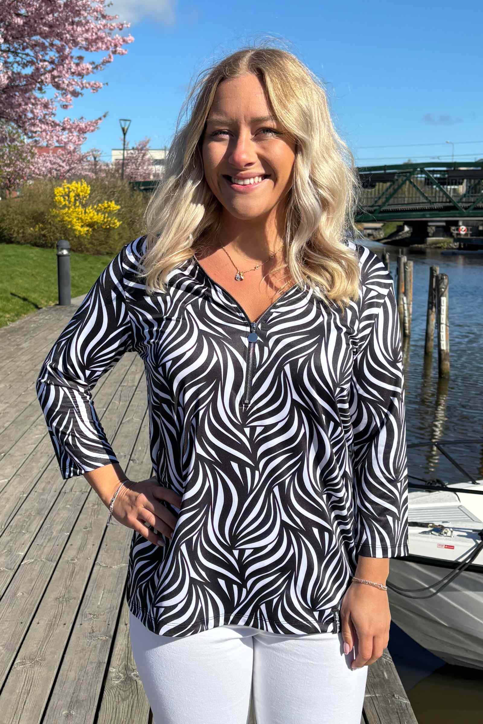 Way Of Sweden Veronica Topp Dam Fantasy Black - SMILE.