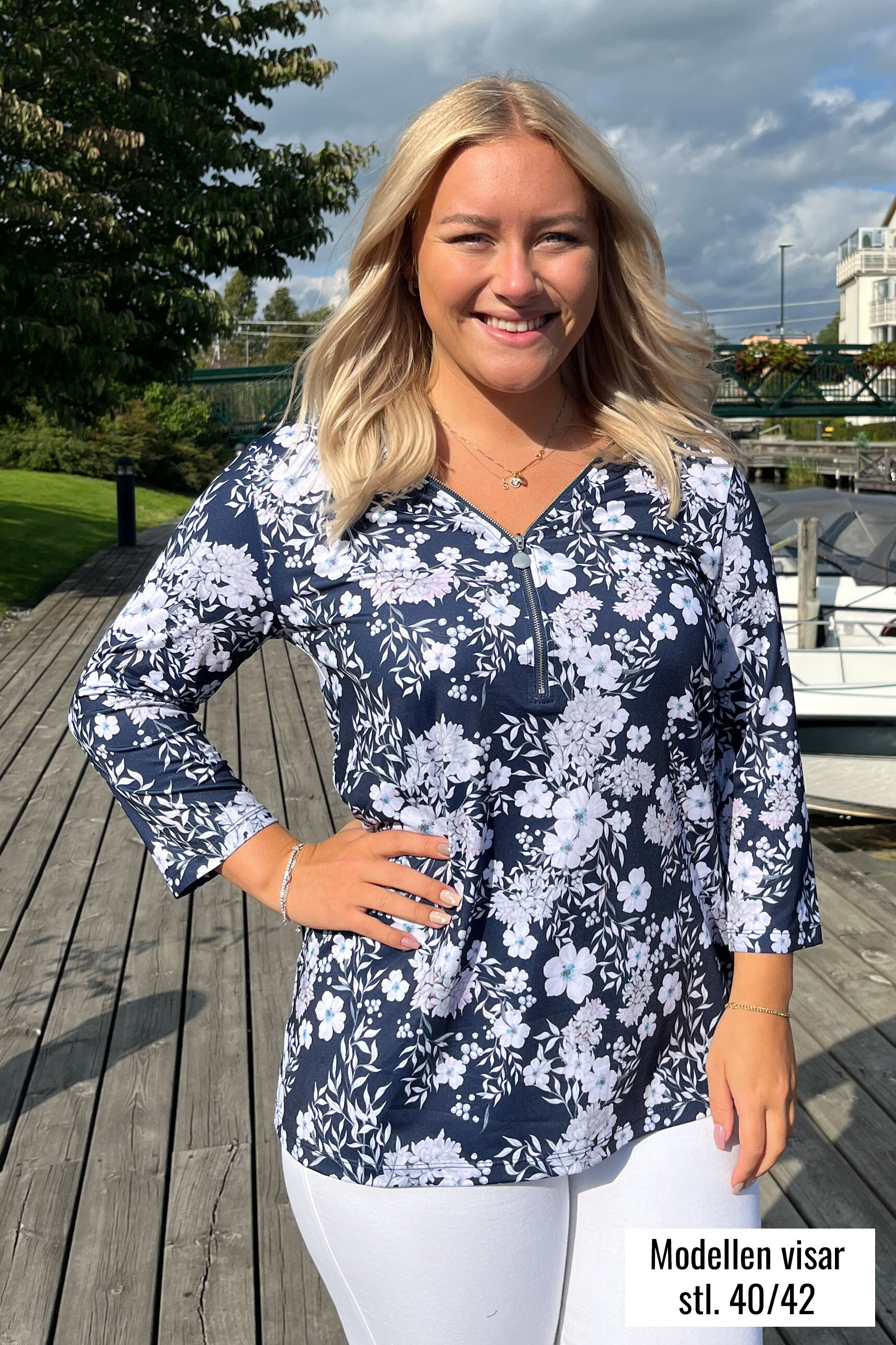 Way Of Sweden Veronica Topp Dam WOS Clematis Print