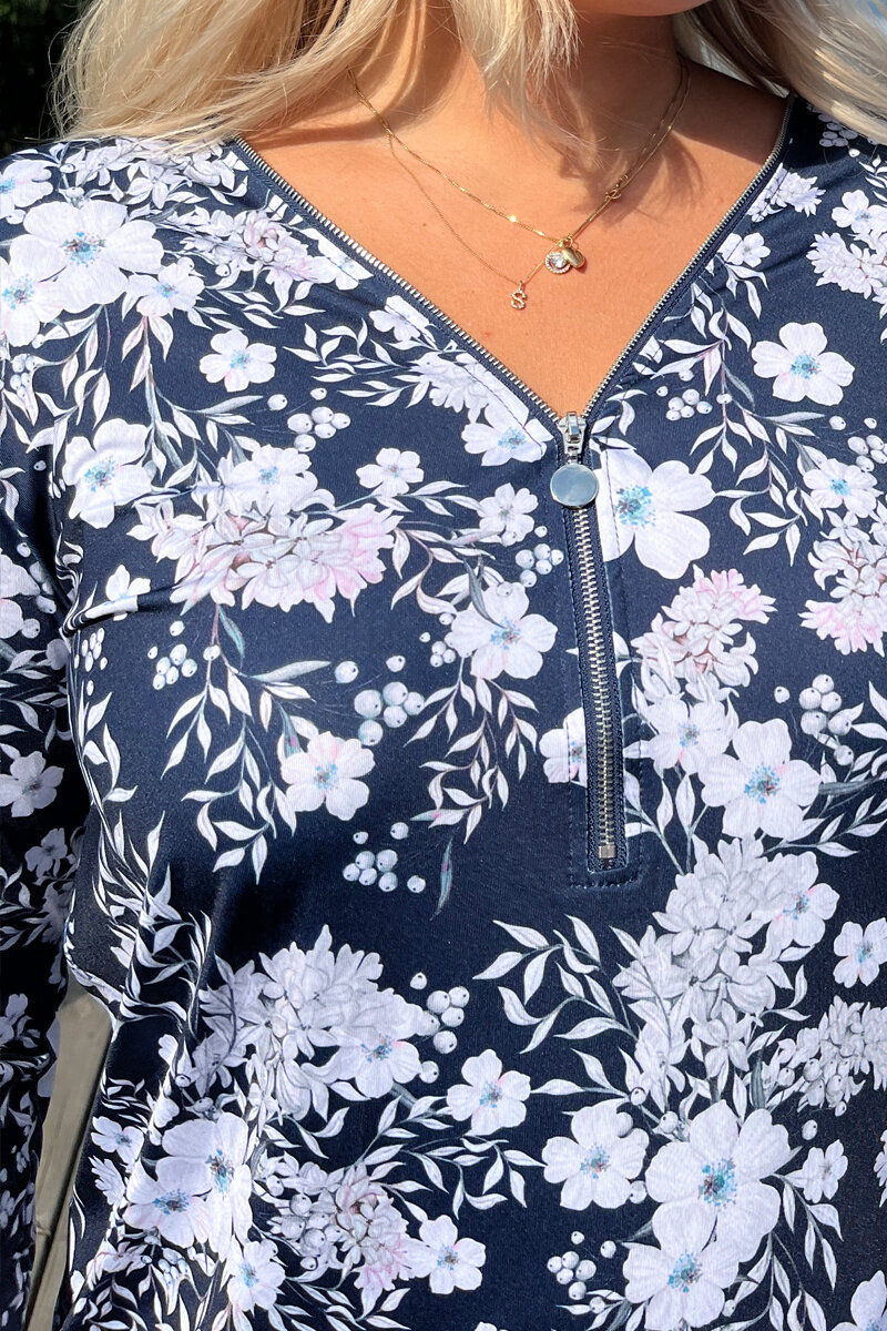 Way Of Sweden Veronica Topp Dam WOS Clematis Print